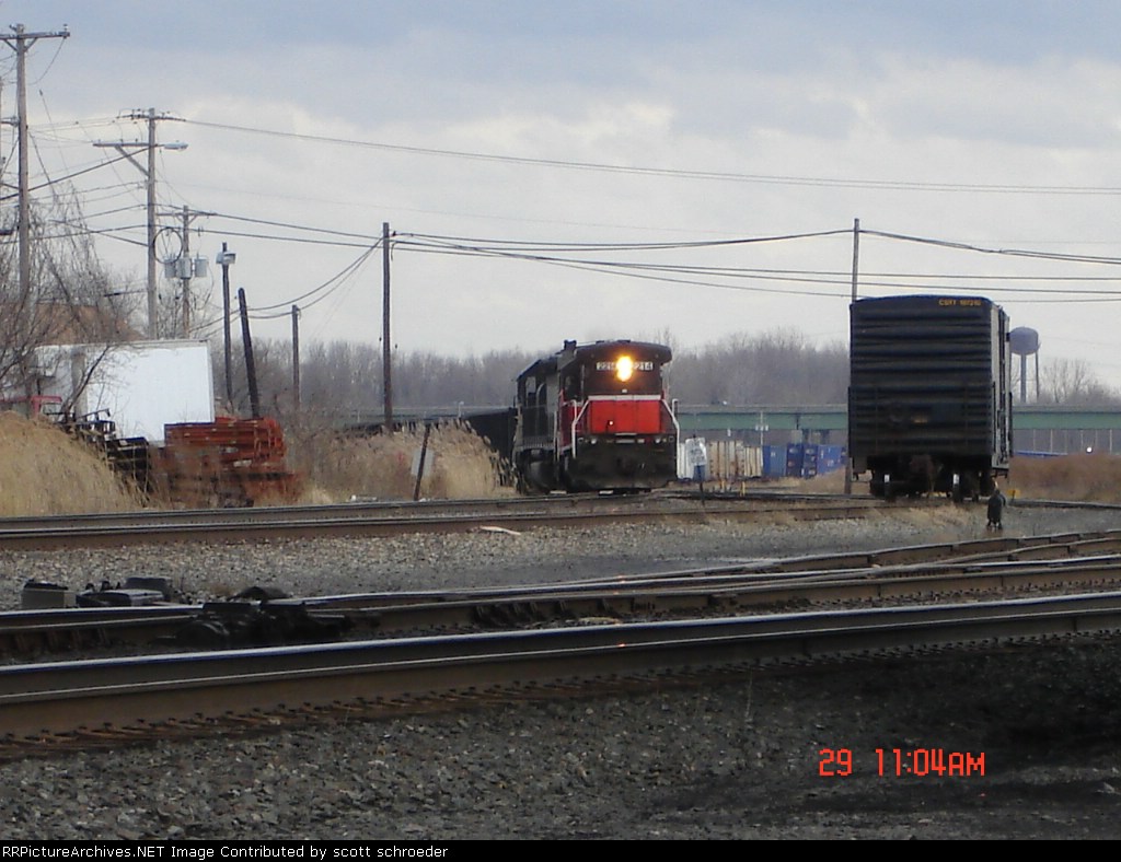 RMDI 2214 heads WB with the CSX Z520 (NYS&W SY1)